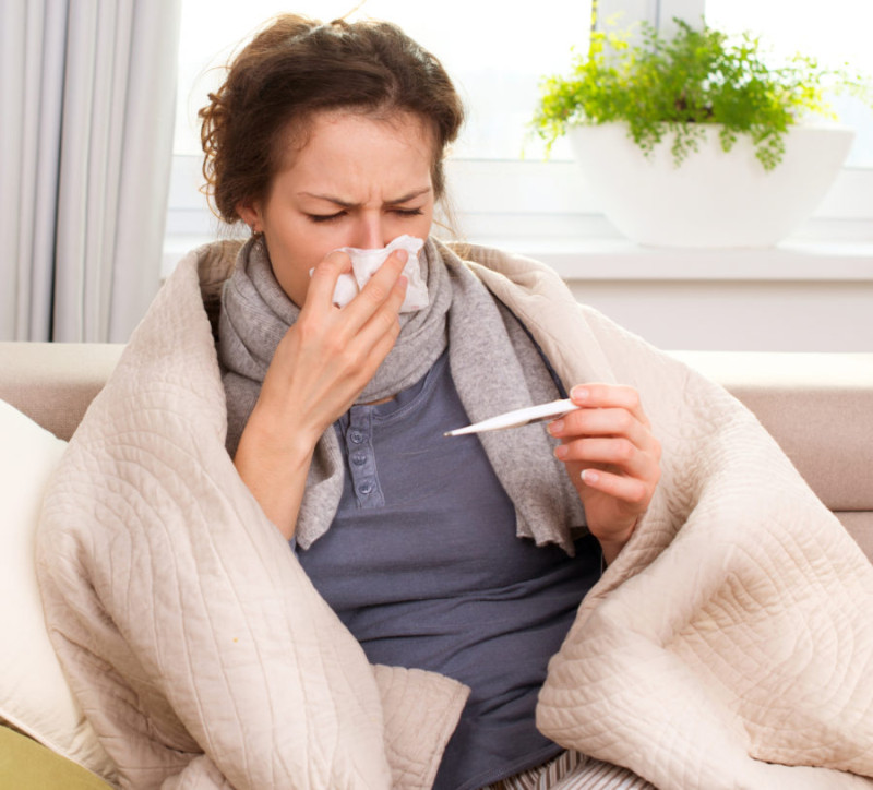 Fiebre y tos son los síntomas más comunes en virus