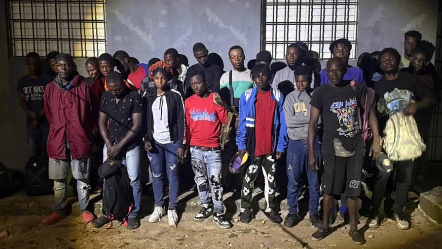 El Ejército detiene camioneta con 26 haitianos indocumentados en Constanza