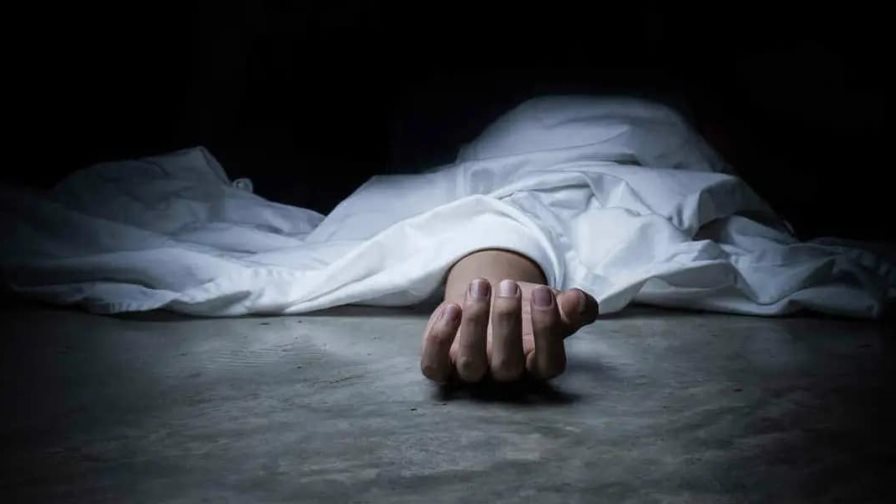 Hombre muere tras ingerir sustancia frente al Palacio de Justicia de ...